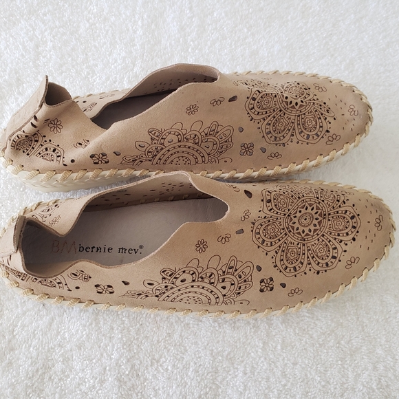 bernie mev. | Shoes | Bernie Mev Tan Suede Womens Shoe Size 9 | Poshmark